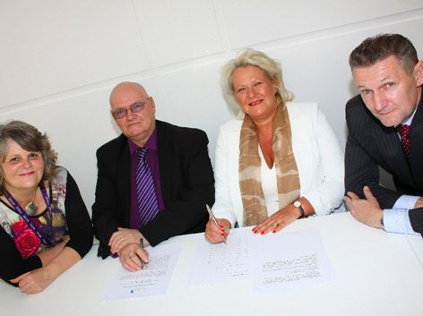 Leading multi-academy trust signs recognition agreement with UNISON ...